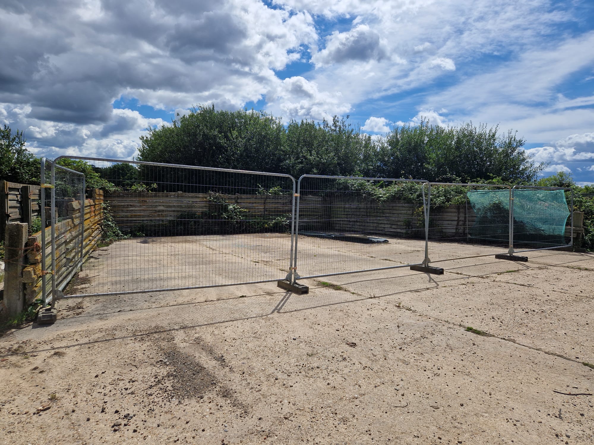 Commercial Yard to Let at Brentwood, Essex - Howie, Kent and Co